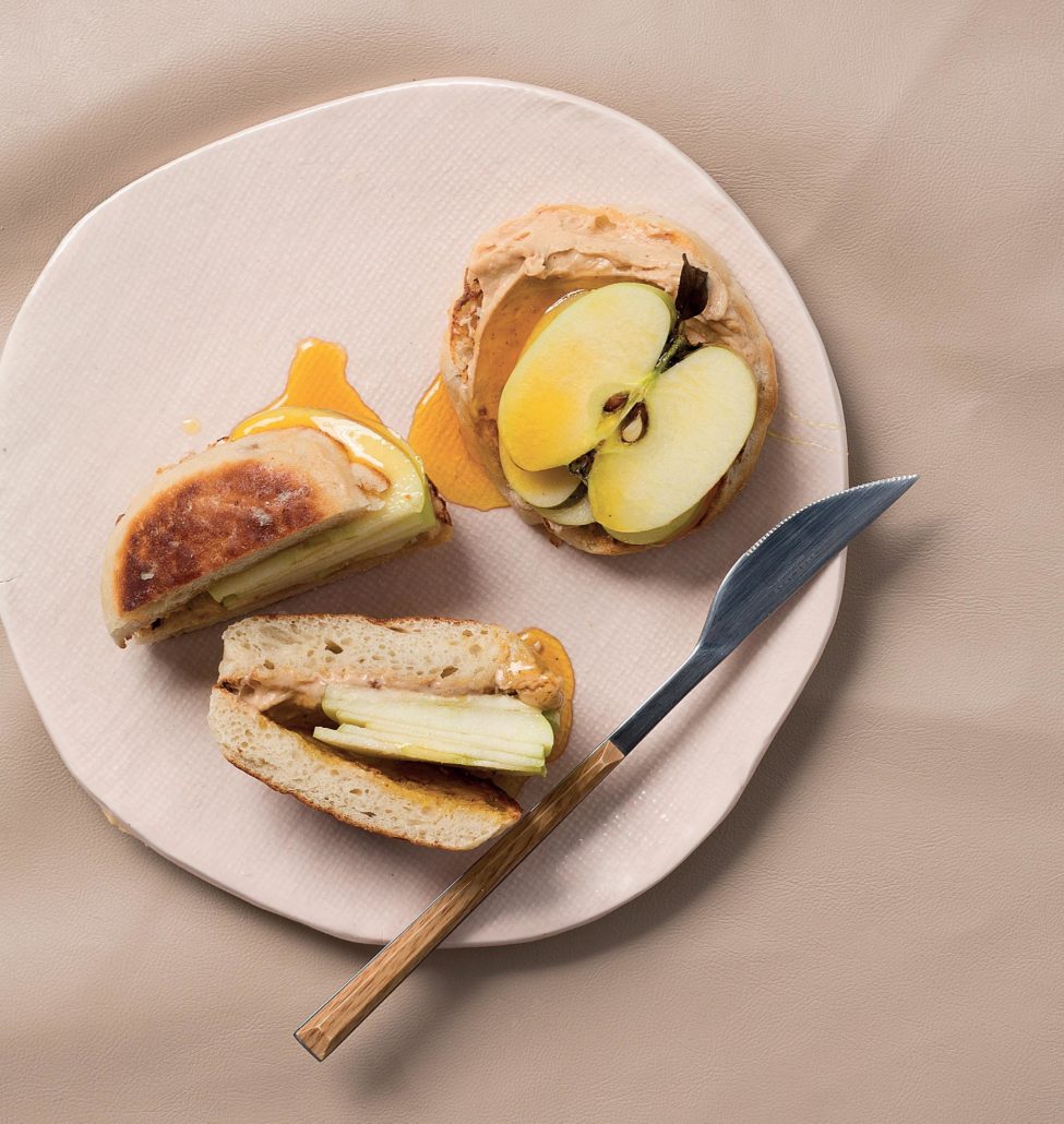 Whipped peanut butter stacks with honey and apple - MyKitchen