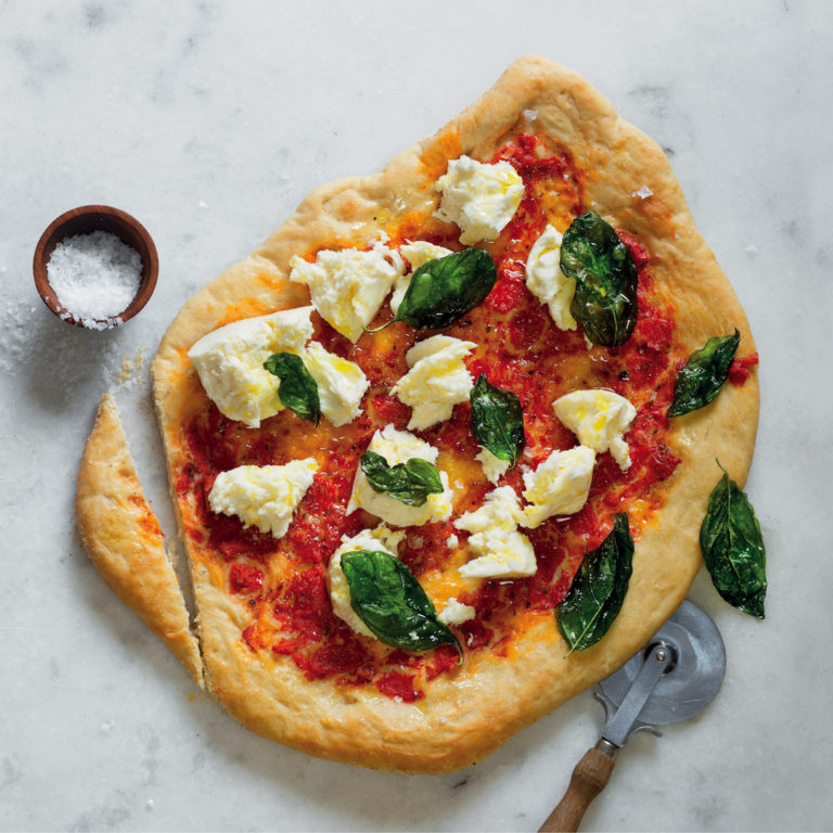 Pizza with crispy basil - MyKitchen