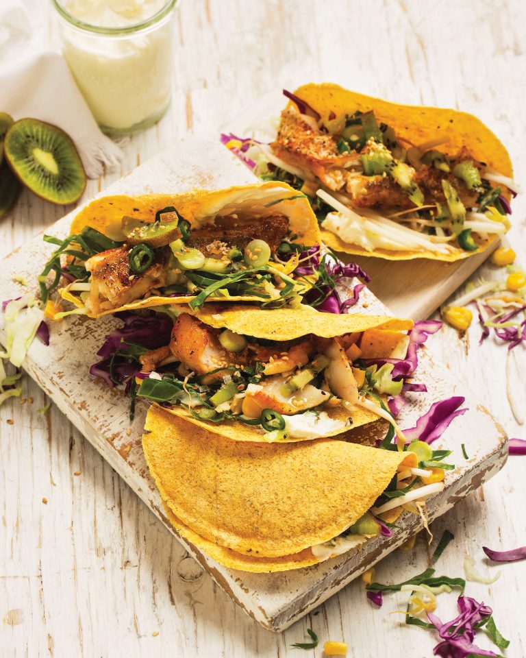 Grilled hake tacos with whole kiwi salsa - MyKitchen